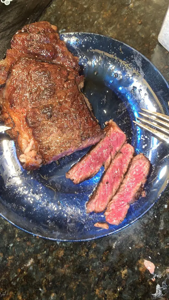 I’m addicted to steak | Scrolller