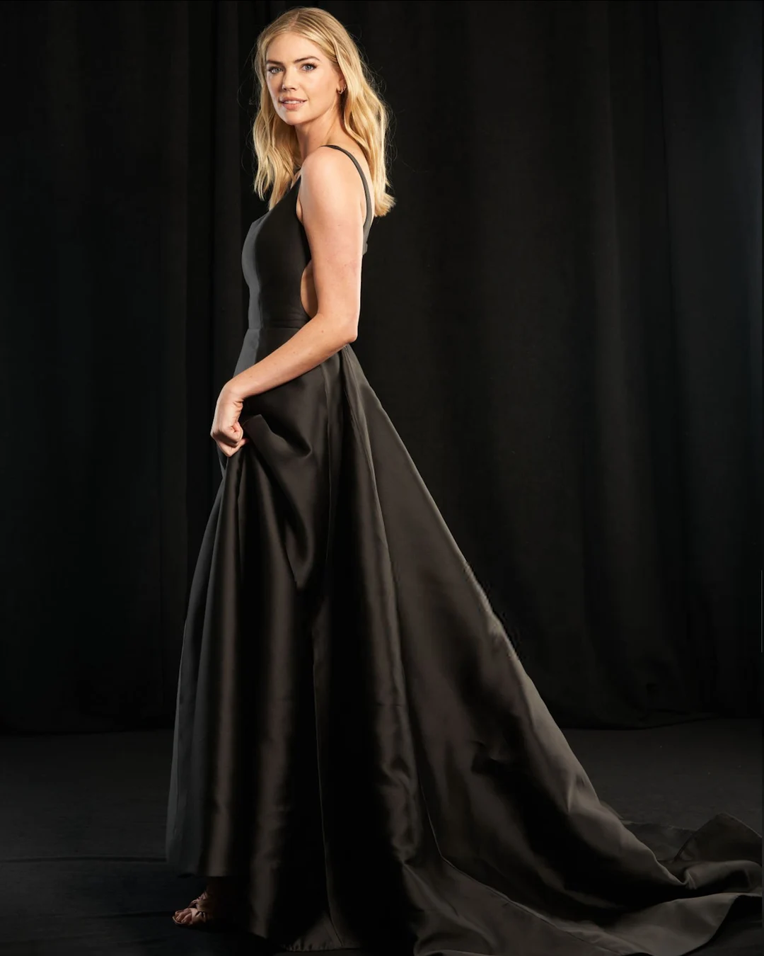 Kate Upton Scrolller