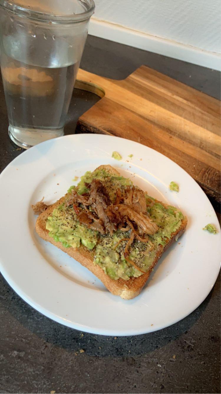 Avocado pulled pork toast | Scrolller