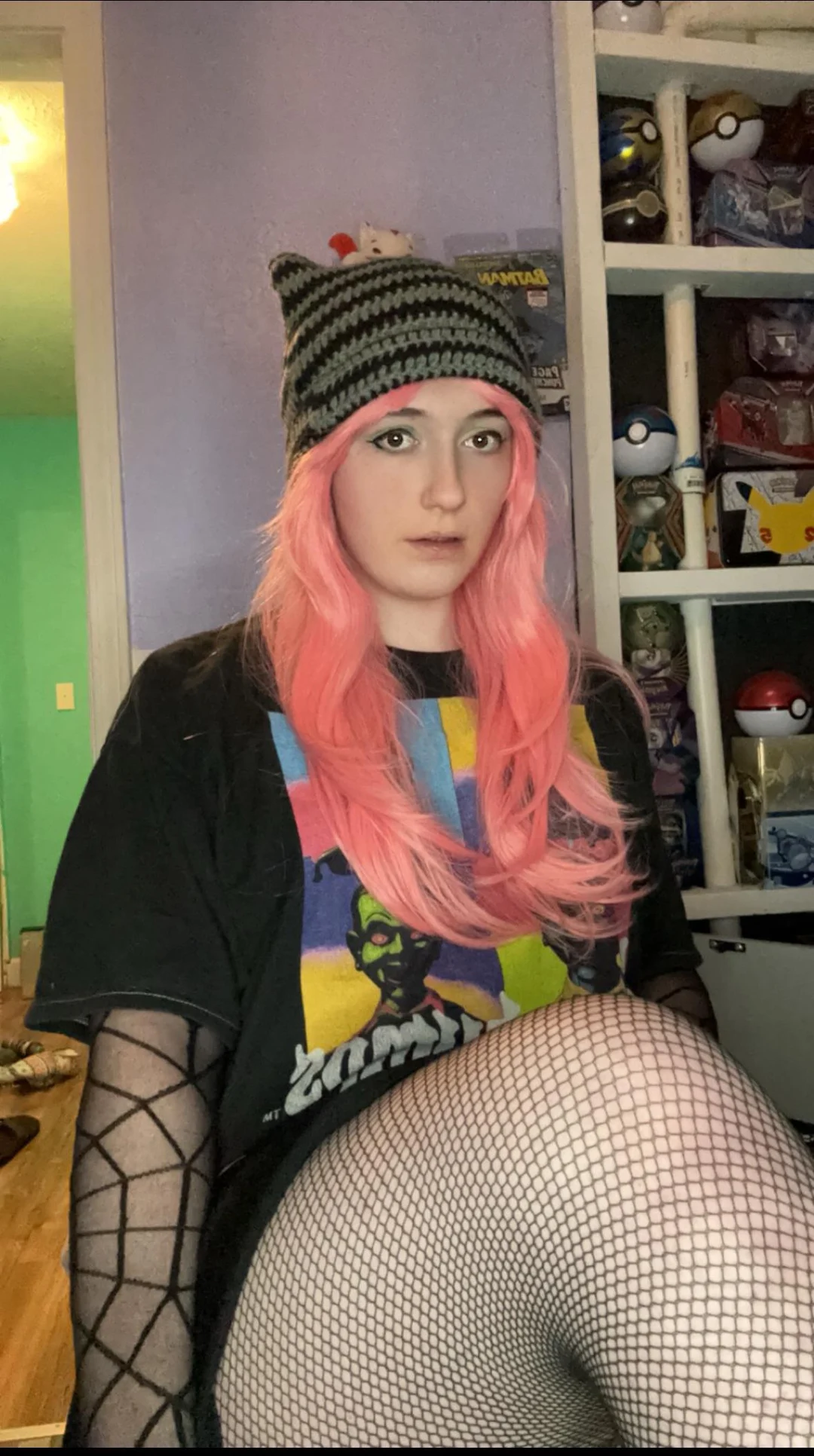 Thighs go squish | Scrolller