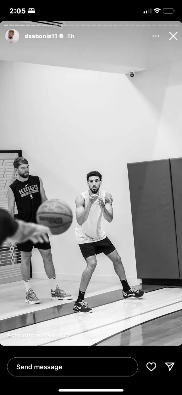 In the lab🔬 | Scrolller