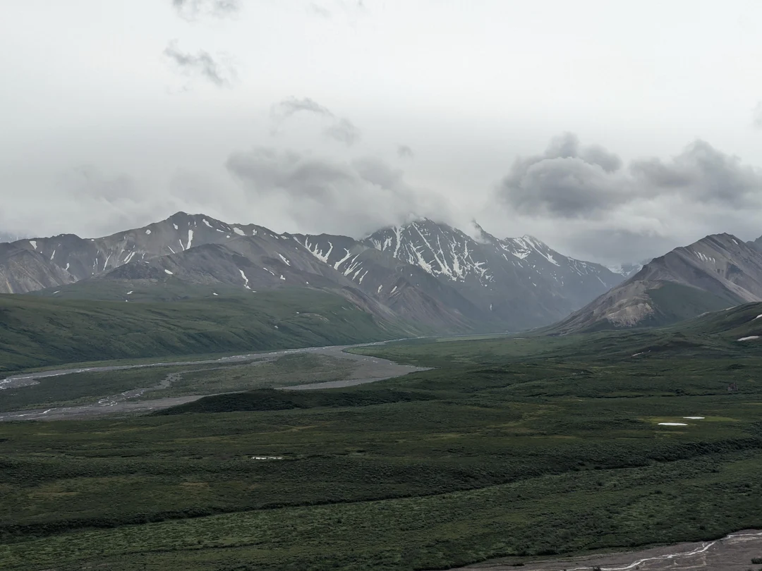a valley in denali, alaska [OC] [4032x3024] | Scrolller
