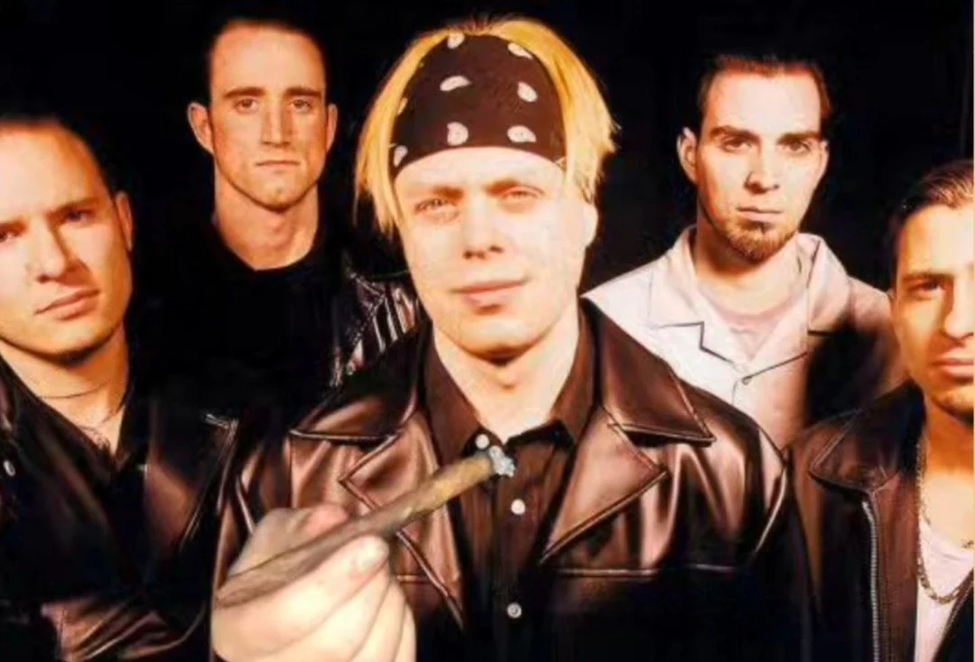 What's the move? | Scrolller