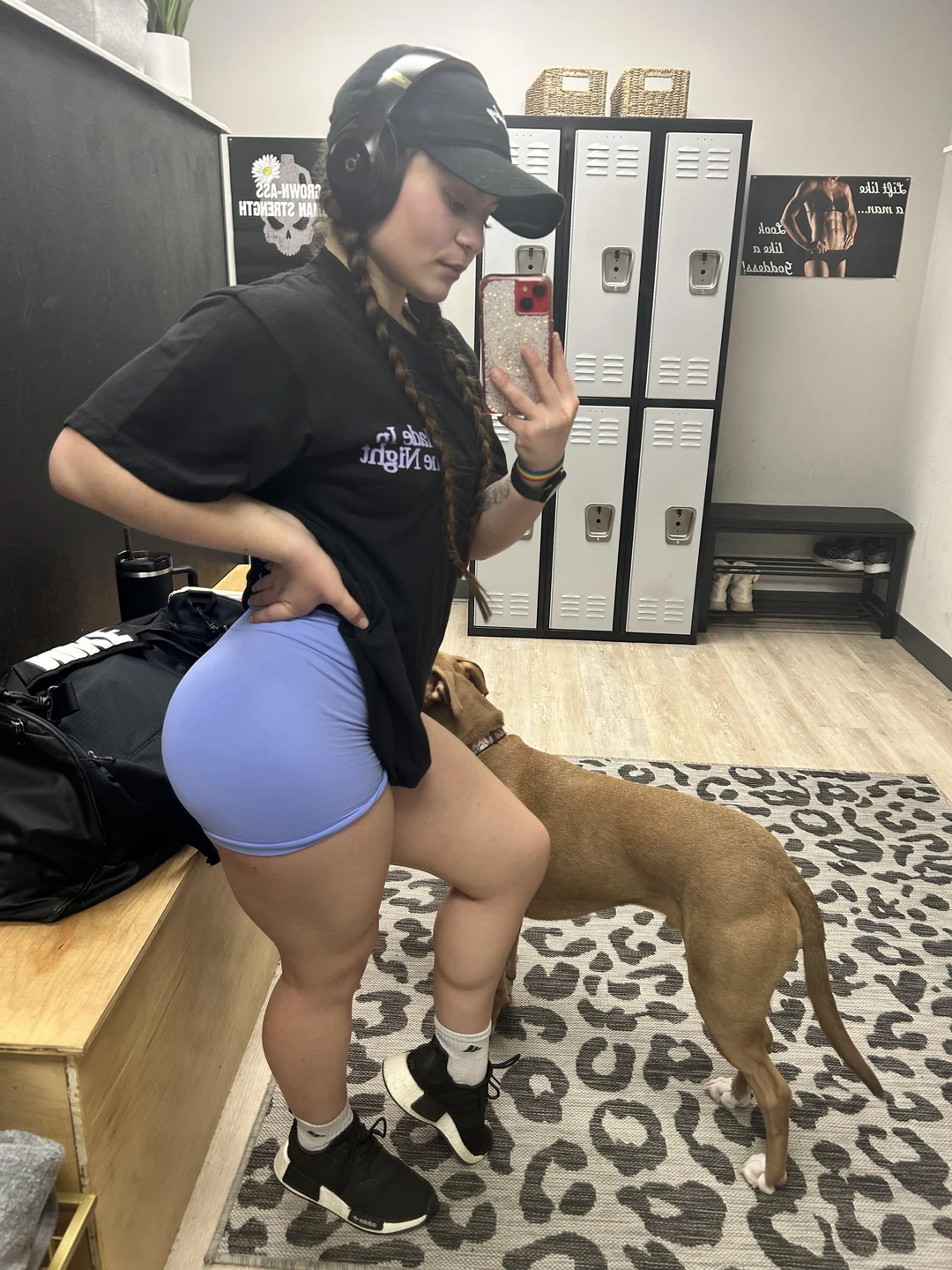 Glute takeover | Scrolller