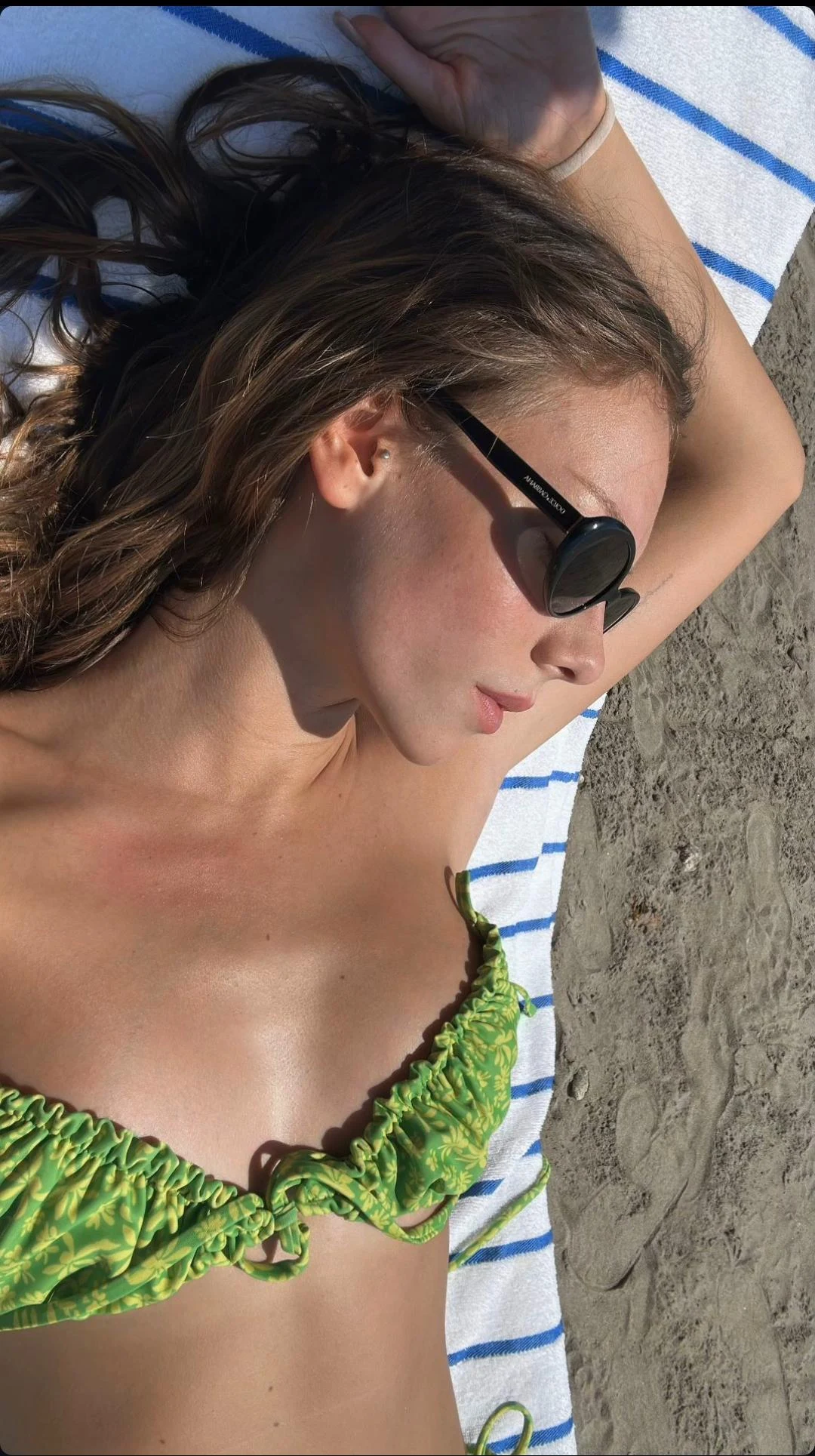 Ester Exposito | Scrolller