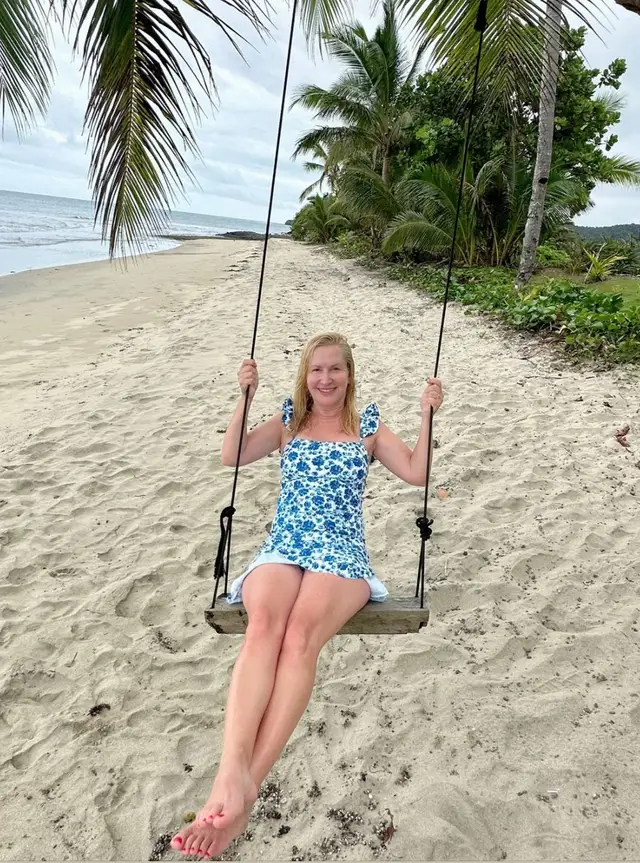 Angela Kinsey | Scrolller