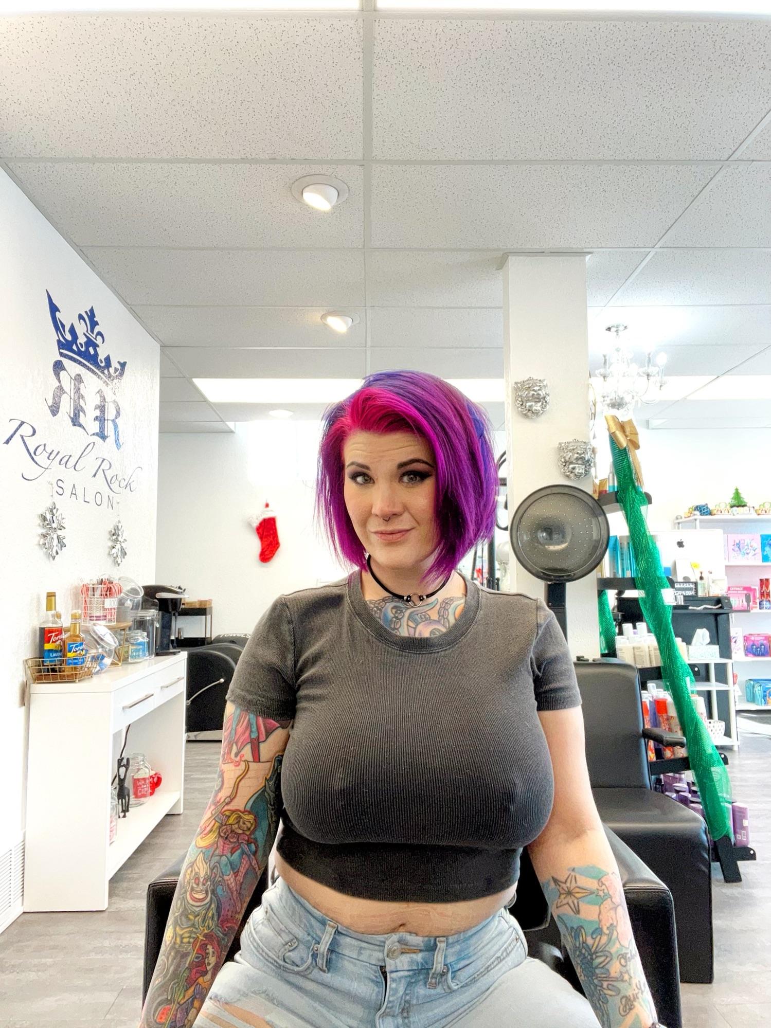 What’s the first thing you notice? | Scrolller