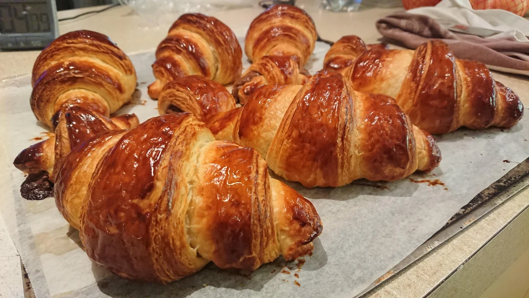 Saturday Croissant | Scrolller