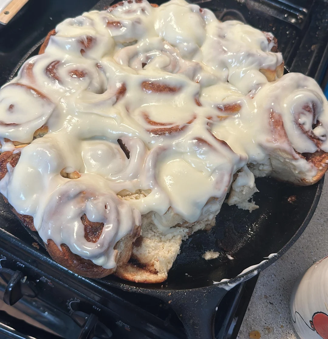 Cinnamon Rolls with Cream Cheese Icing | Scrolller