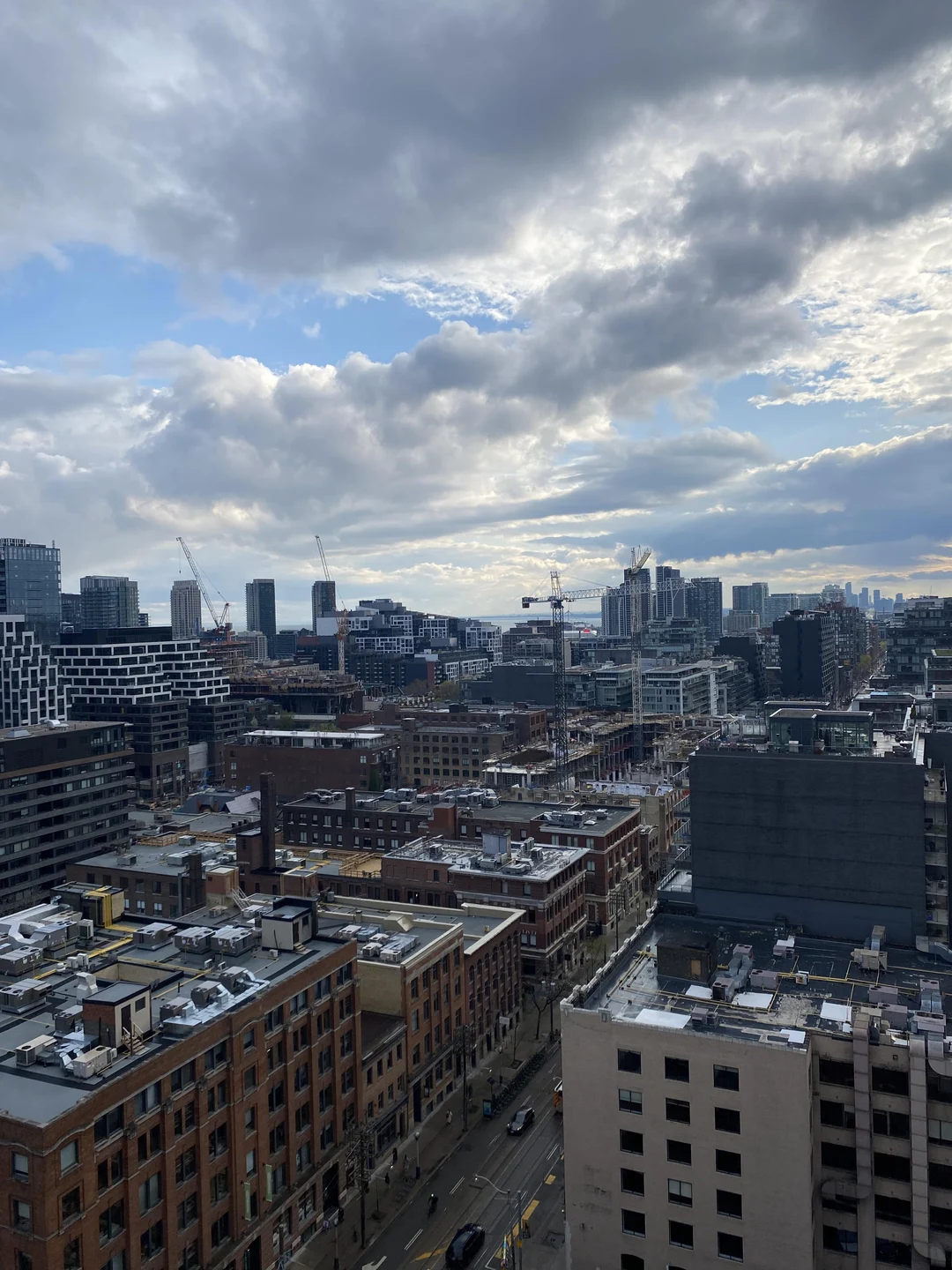 Looking west over Toronto | Scrolller