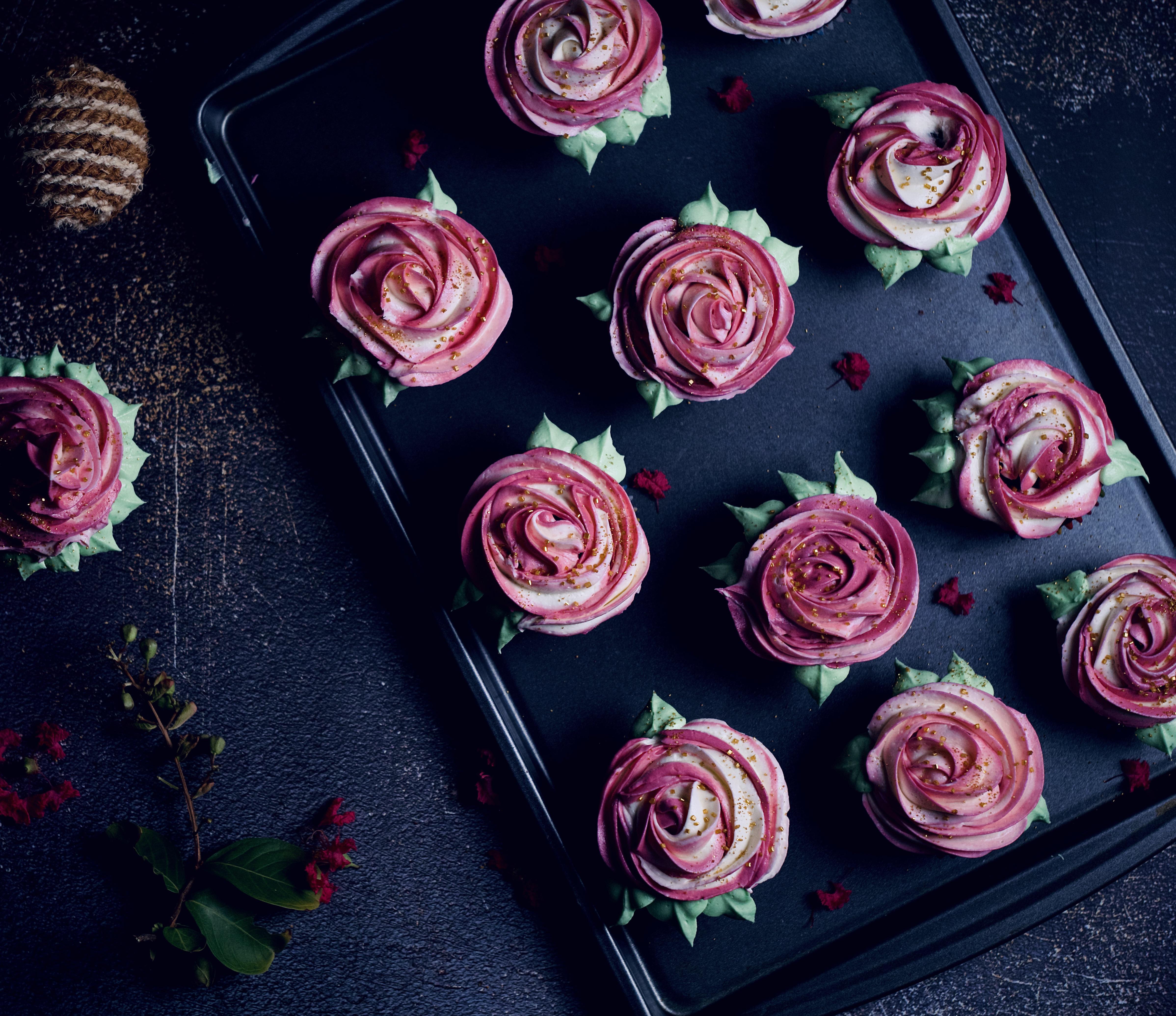 Cup cake with rose like frosting | Scrolller