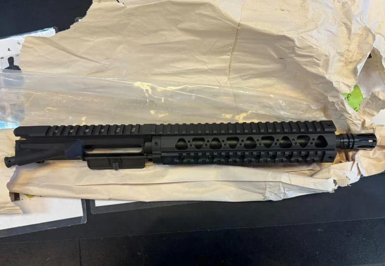 Can anyone identify this upper? | Scrolller