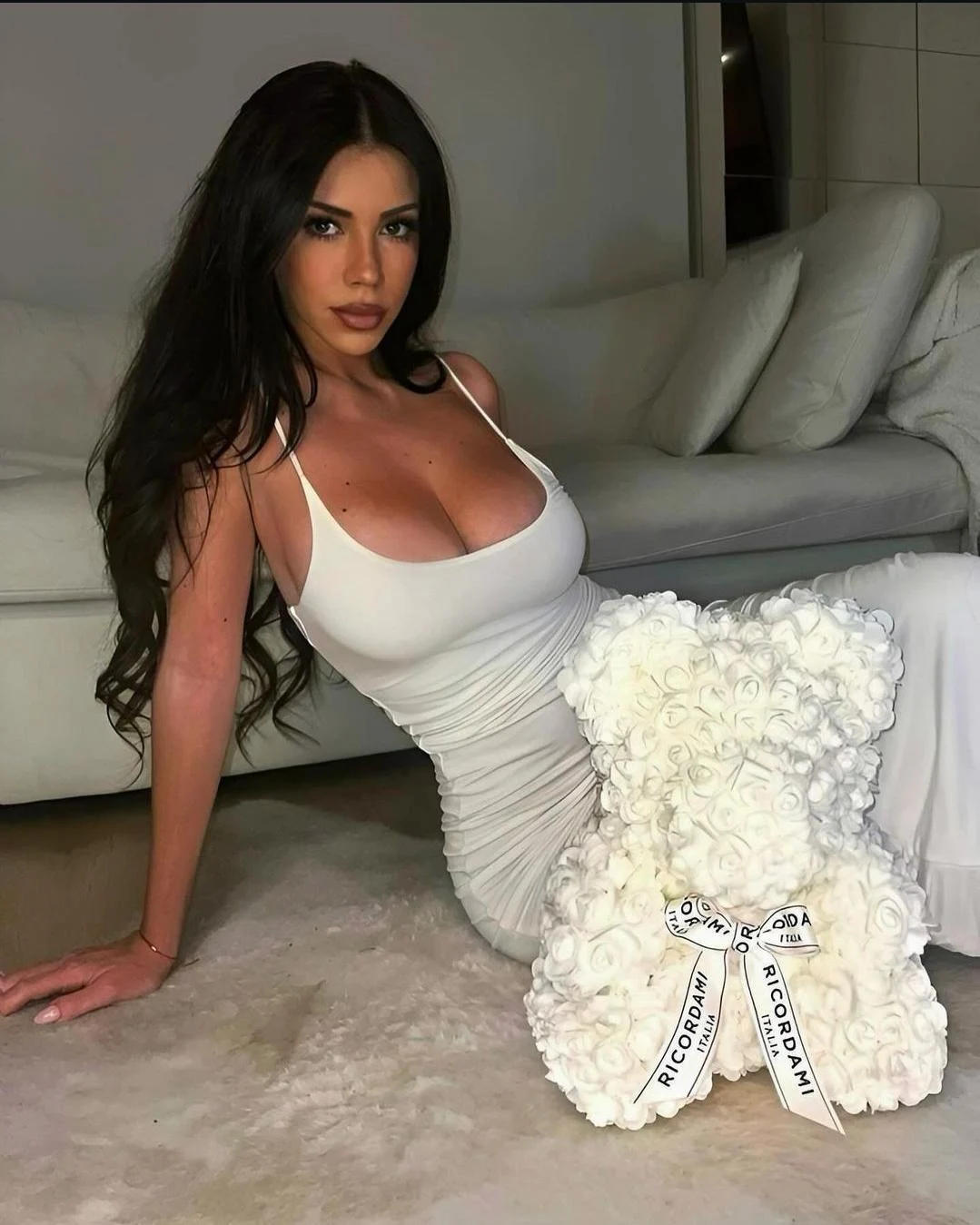 Izzy INSTA | Scrolller