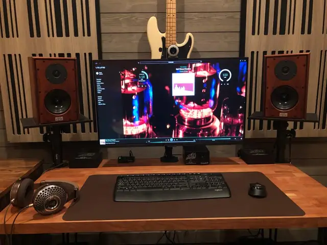 Orchard Audio and Harbeth Desktop Setup | Scrolller