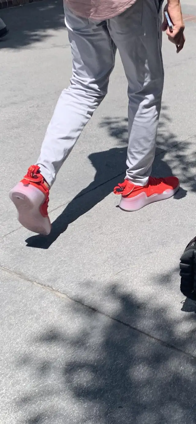 Sneaker ID? | Scrolller