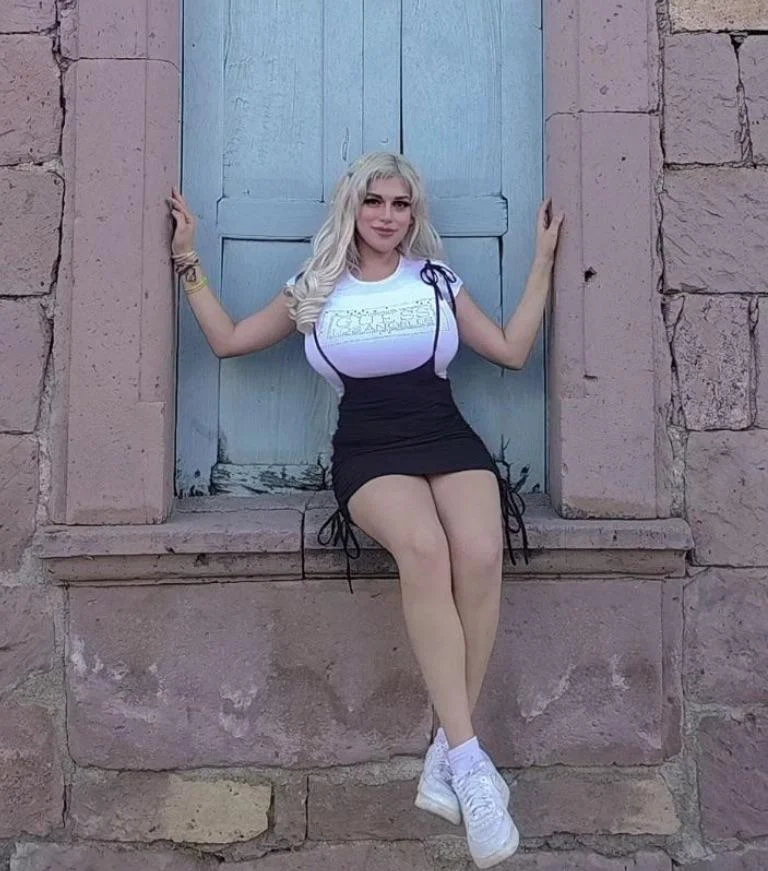 Straps are struggling | Scrolller