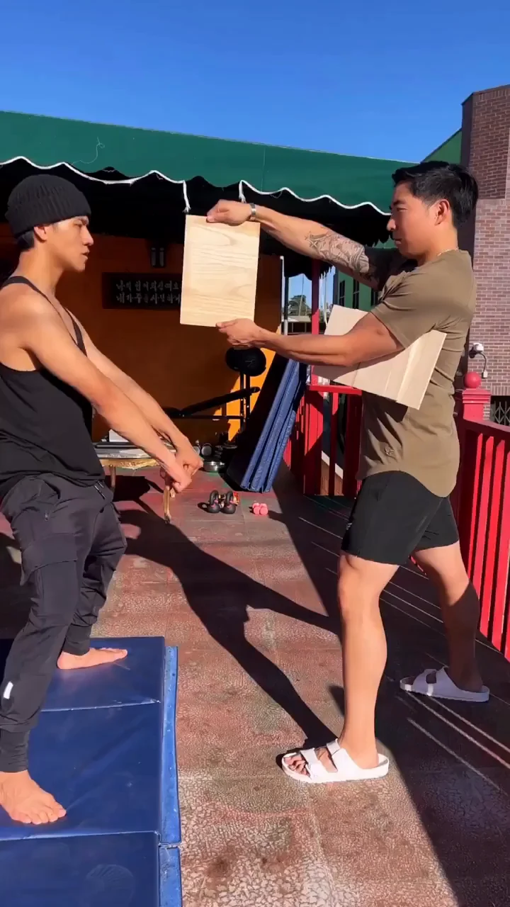 Breaking boards... | Scrolller