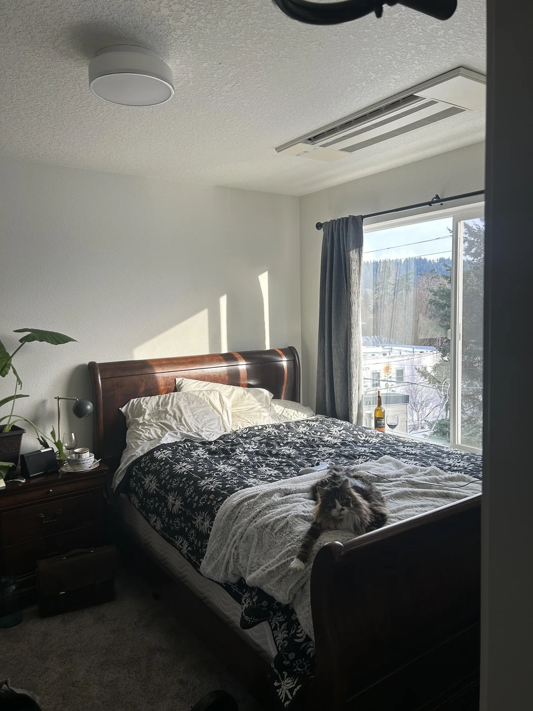 Cozy wintry bedroom | Scrolller