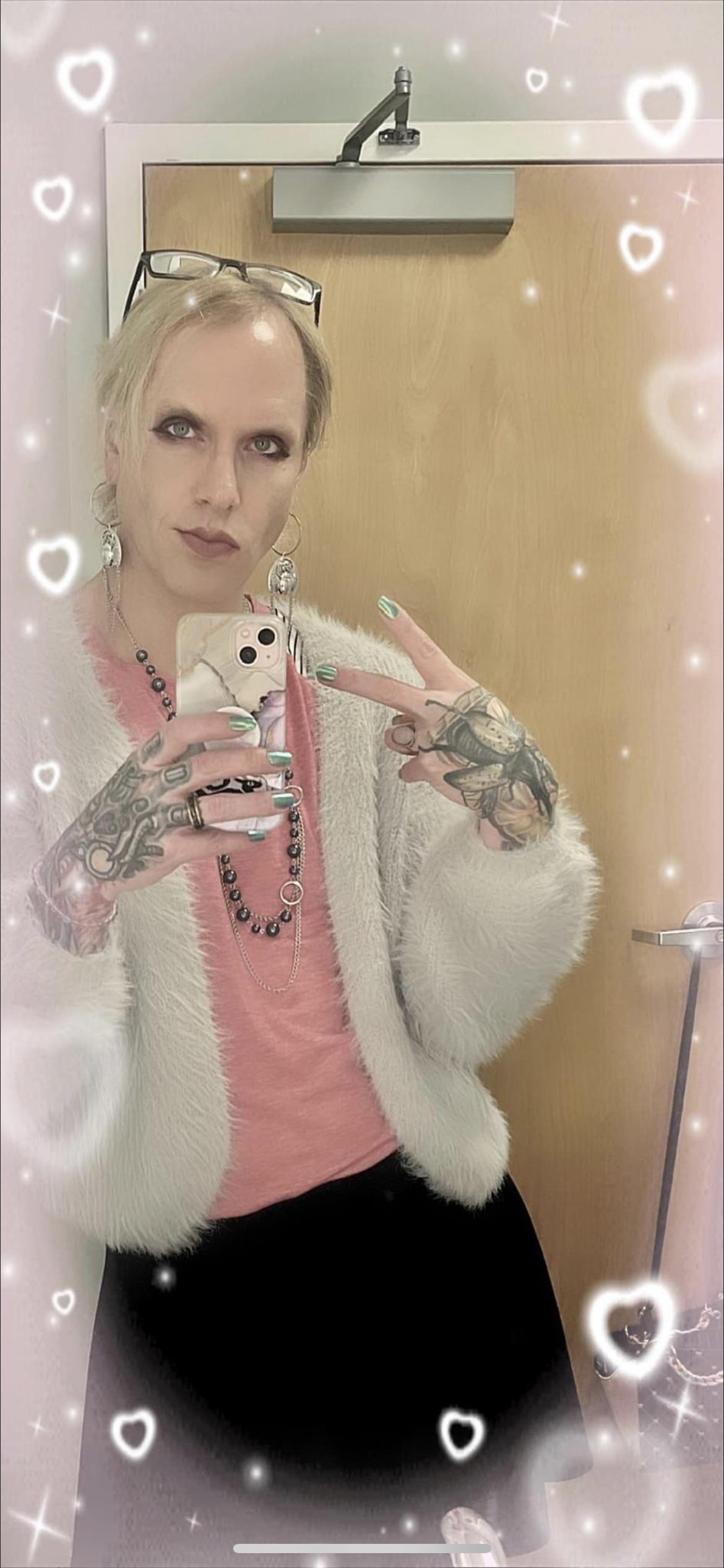 Happy Selfie Saturday! You are loved and you are valid | Scrolller