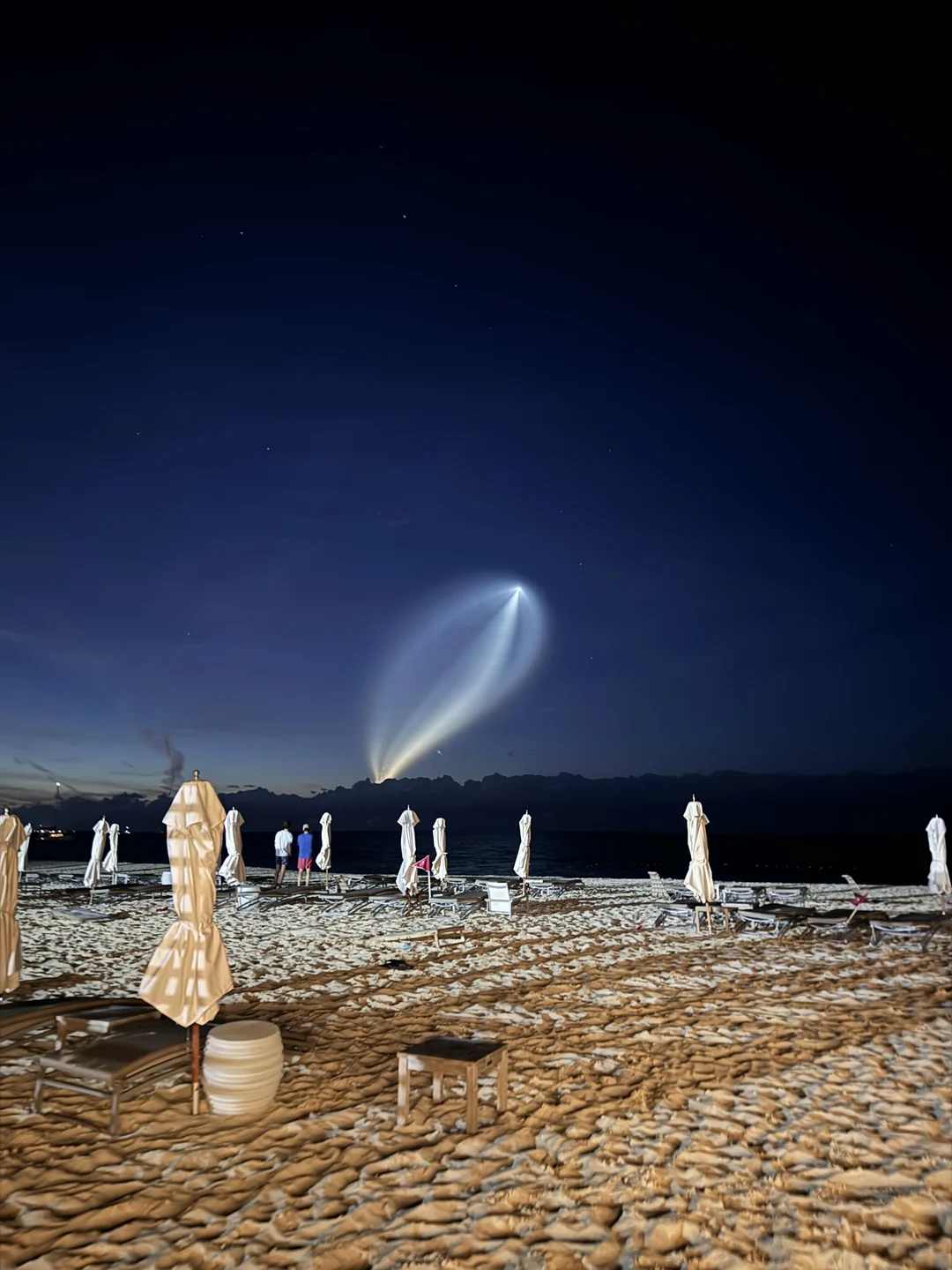 Spacex launch from last night seen from the Turks and Caicos islands | Scrolller