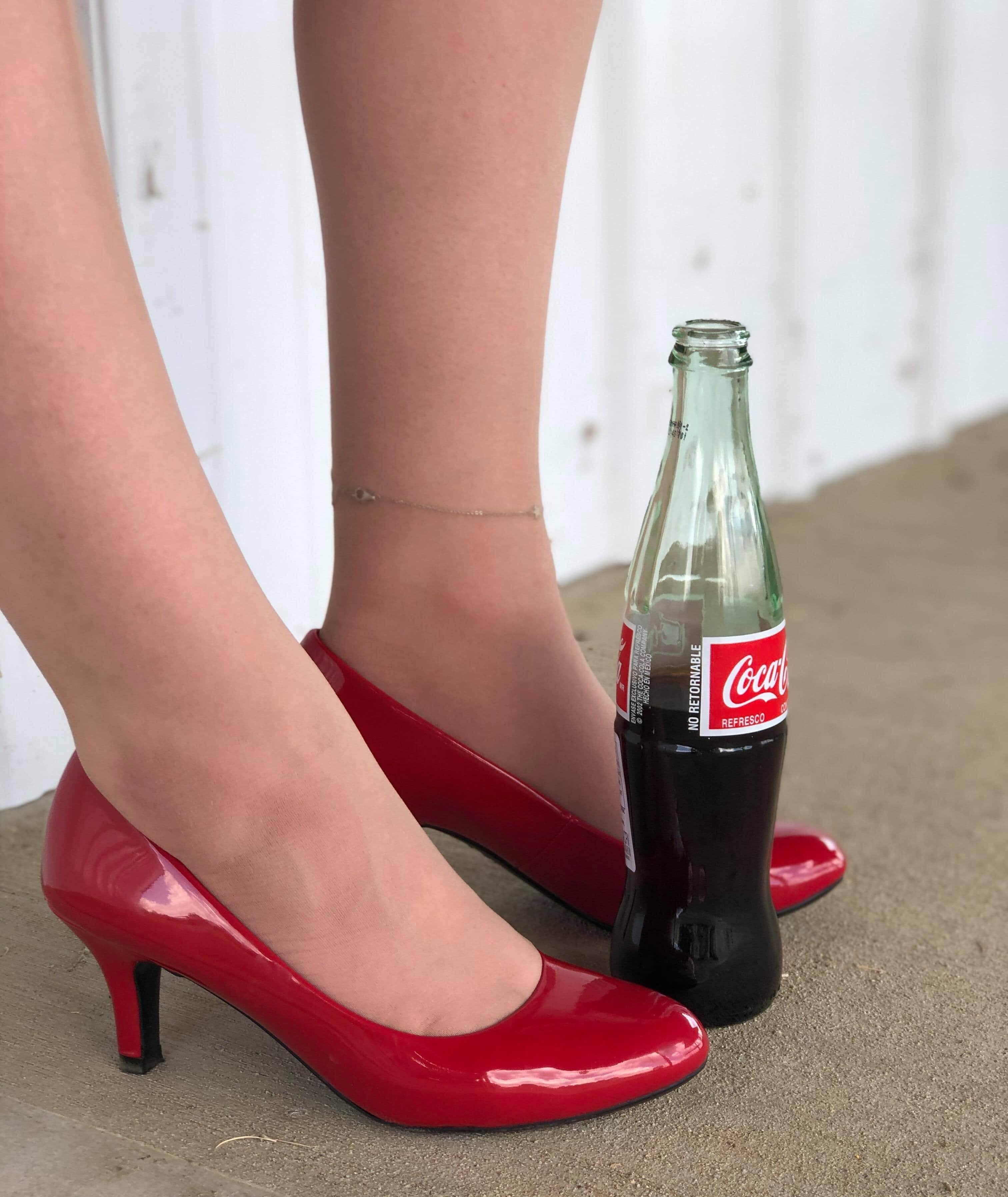 Coke & a smile 😊 | Scrolller