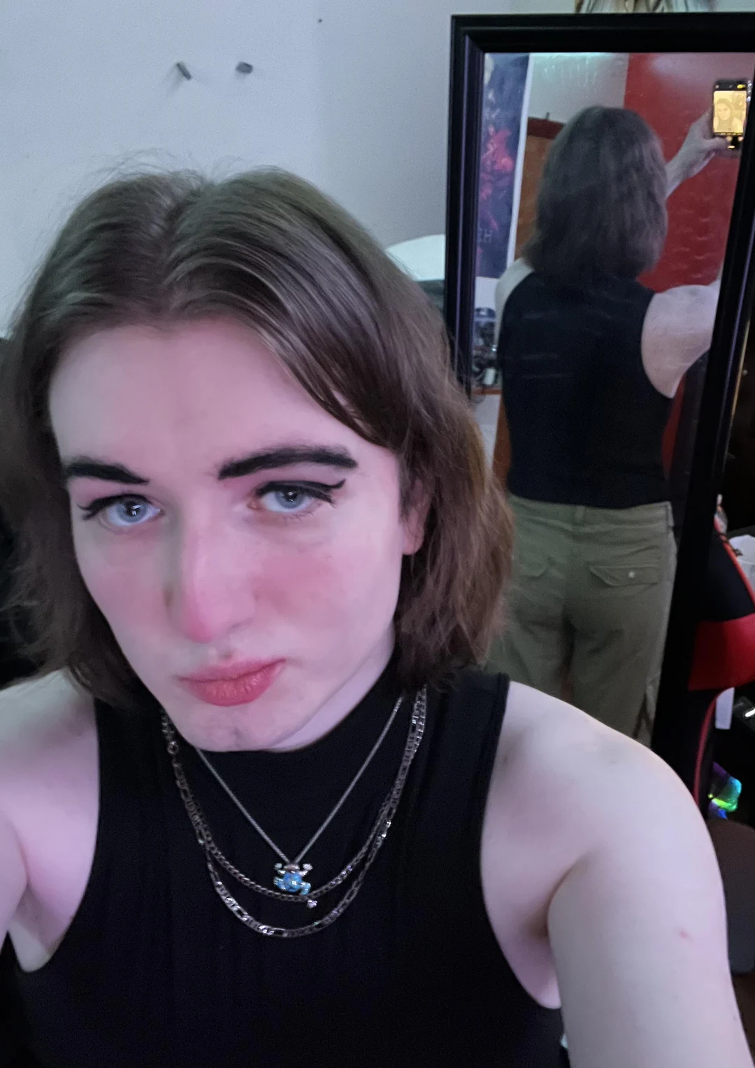 Strong AF lesbian :3 | Scrolller