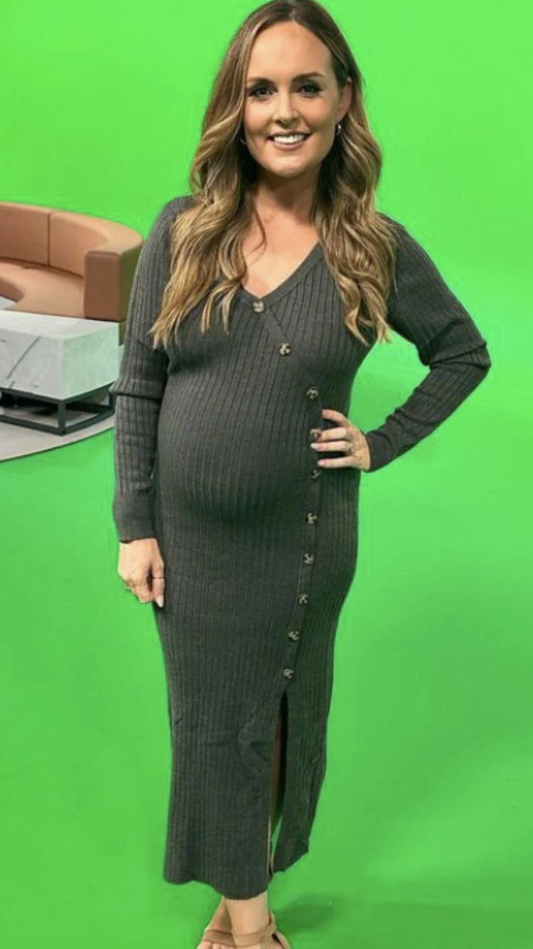 Kelly somers small pregnant bump | Scrolller