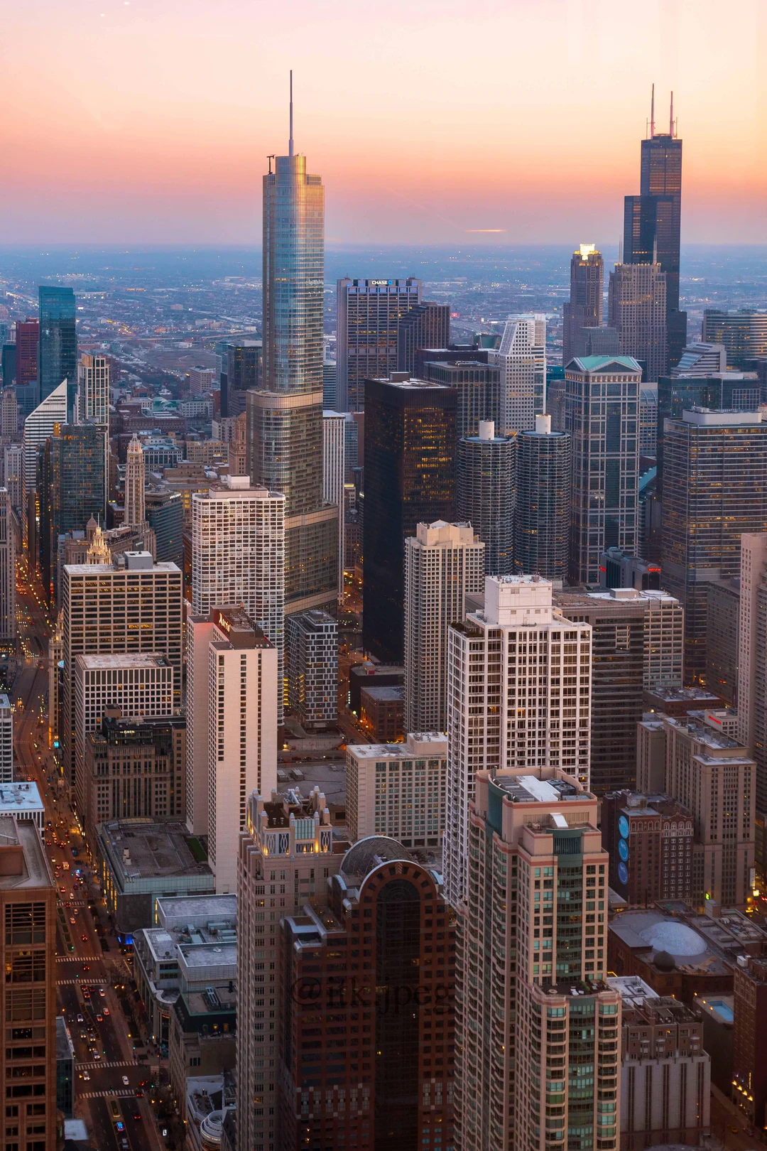 Sunset in Chicago, viewed from Hancock | Scrolller
