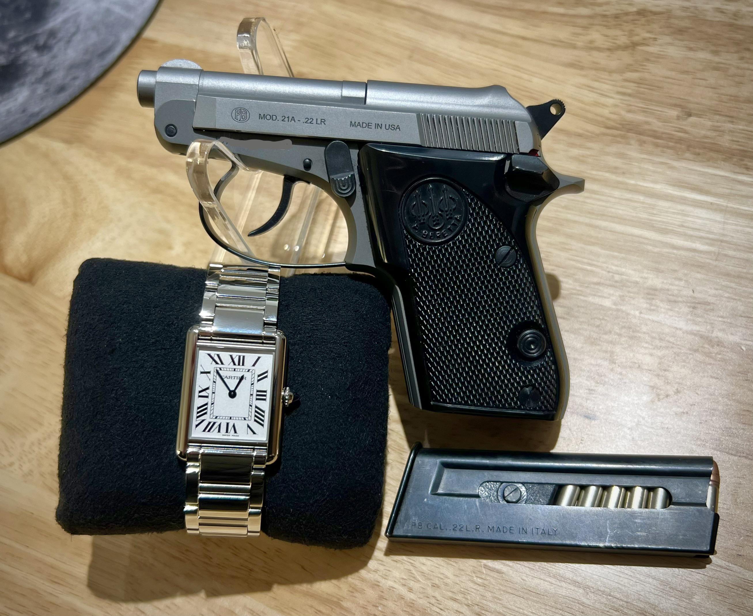 Tuxedo gun | Scrolller