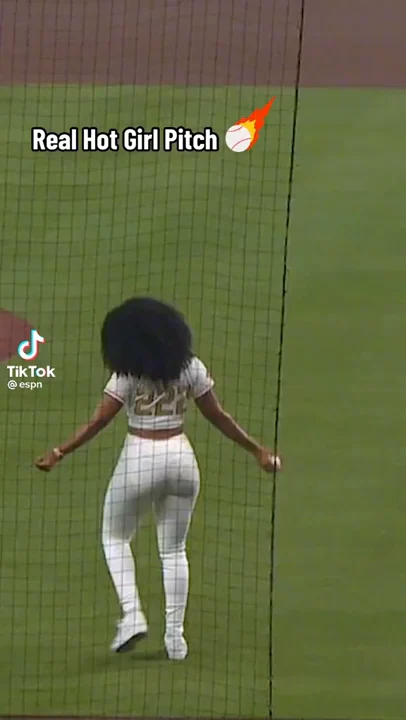 I’d have to let Megan pitch at my games looking like this too 🍑🤍 | Scrolller