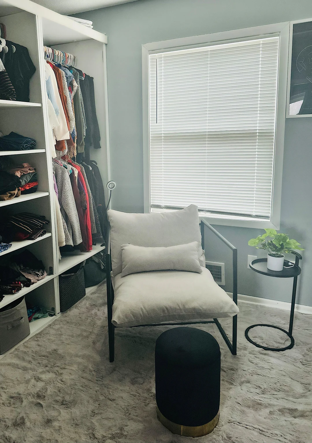 Cozy nook in my closet | Scrolller