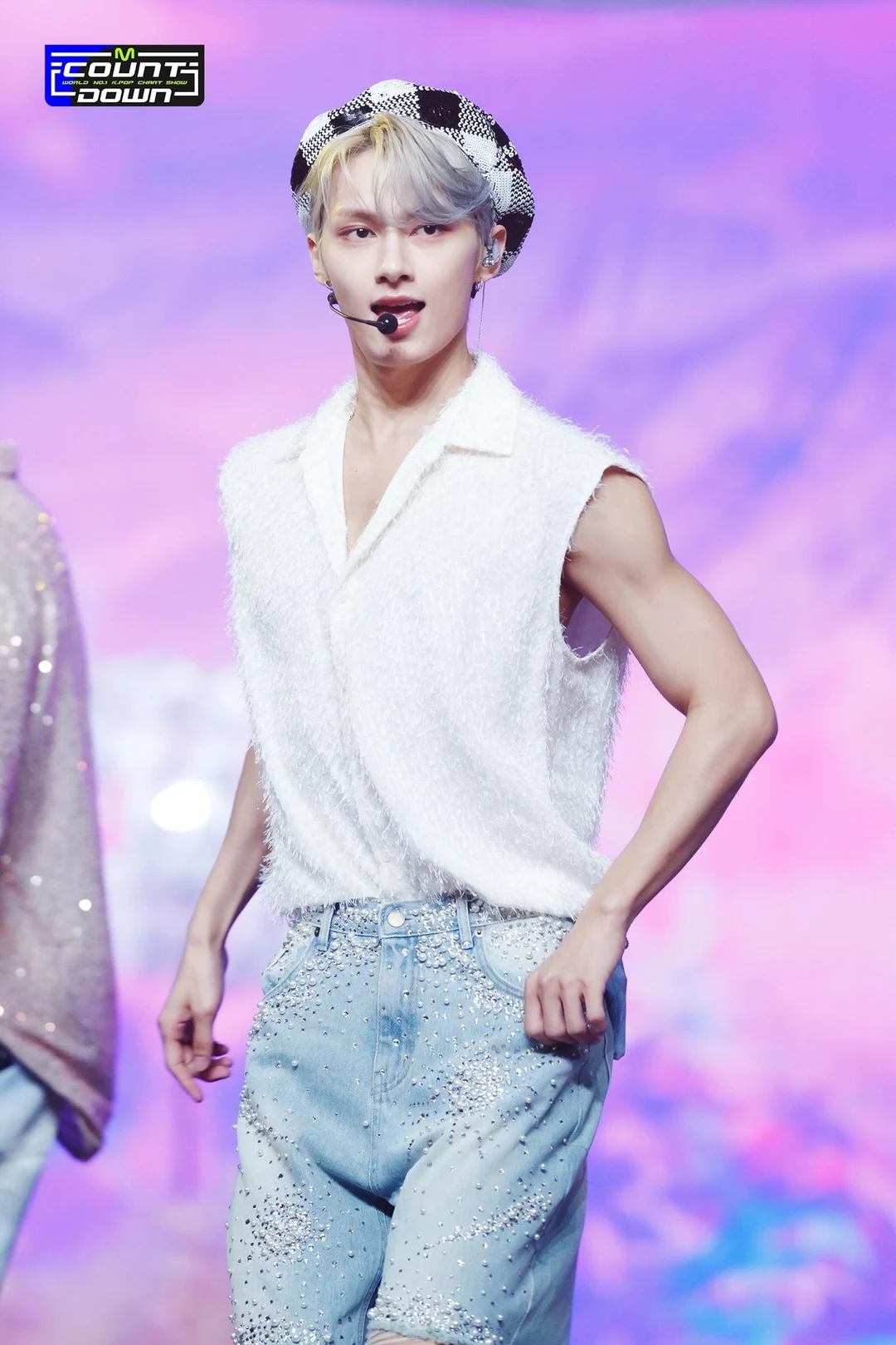 220726 [PHOTOS] SEVENTEEN performing “_WORLD” on Mnet M Countdown 220721 (Part 2) | Scrolller