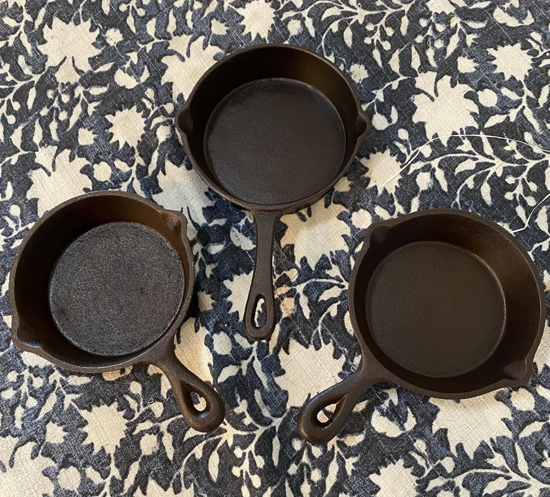 Seasoned 5” pans | Scrolller