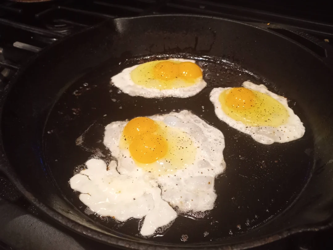 Slidey eggs? How about double eggs? | Scrolller