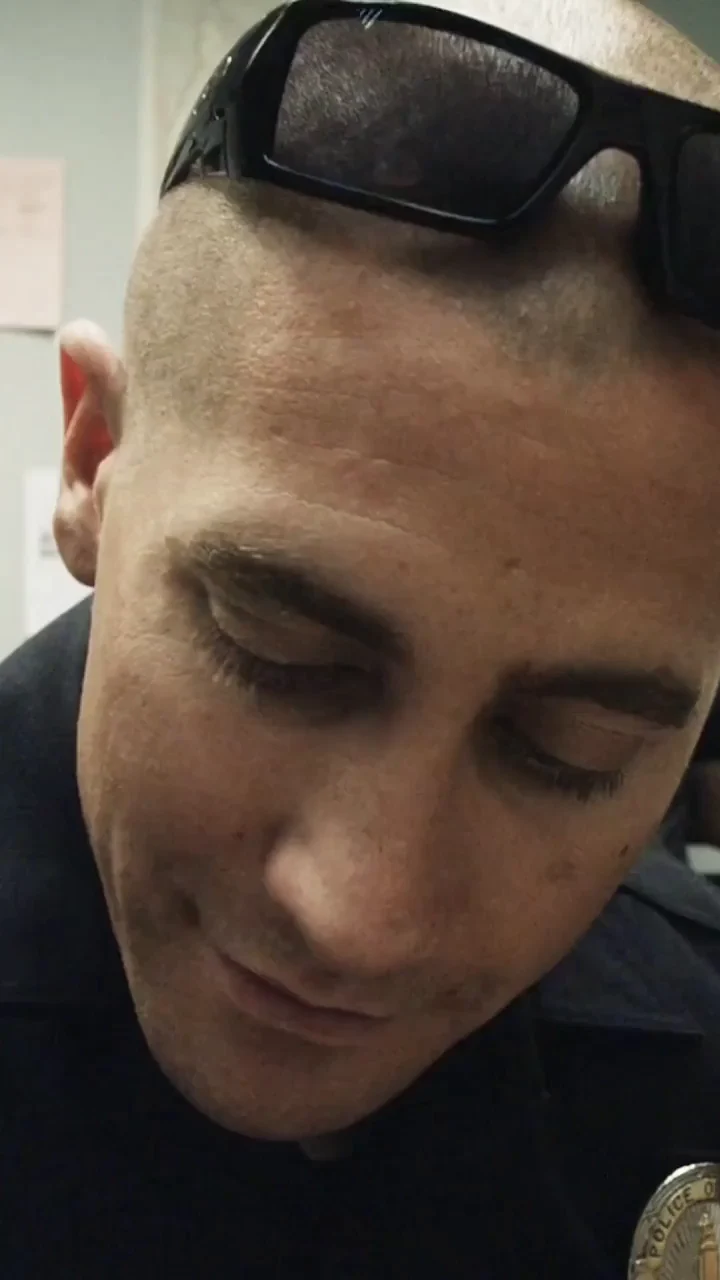 Average talk between me and my bro | Scrolller