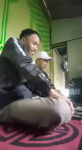 A voice to hot to handle | Scrolller