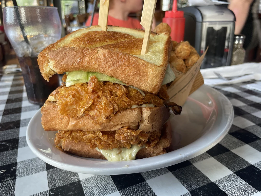 Double decker fried chicken sammich & tots | Scrolller