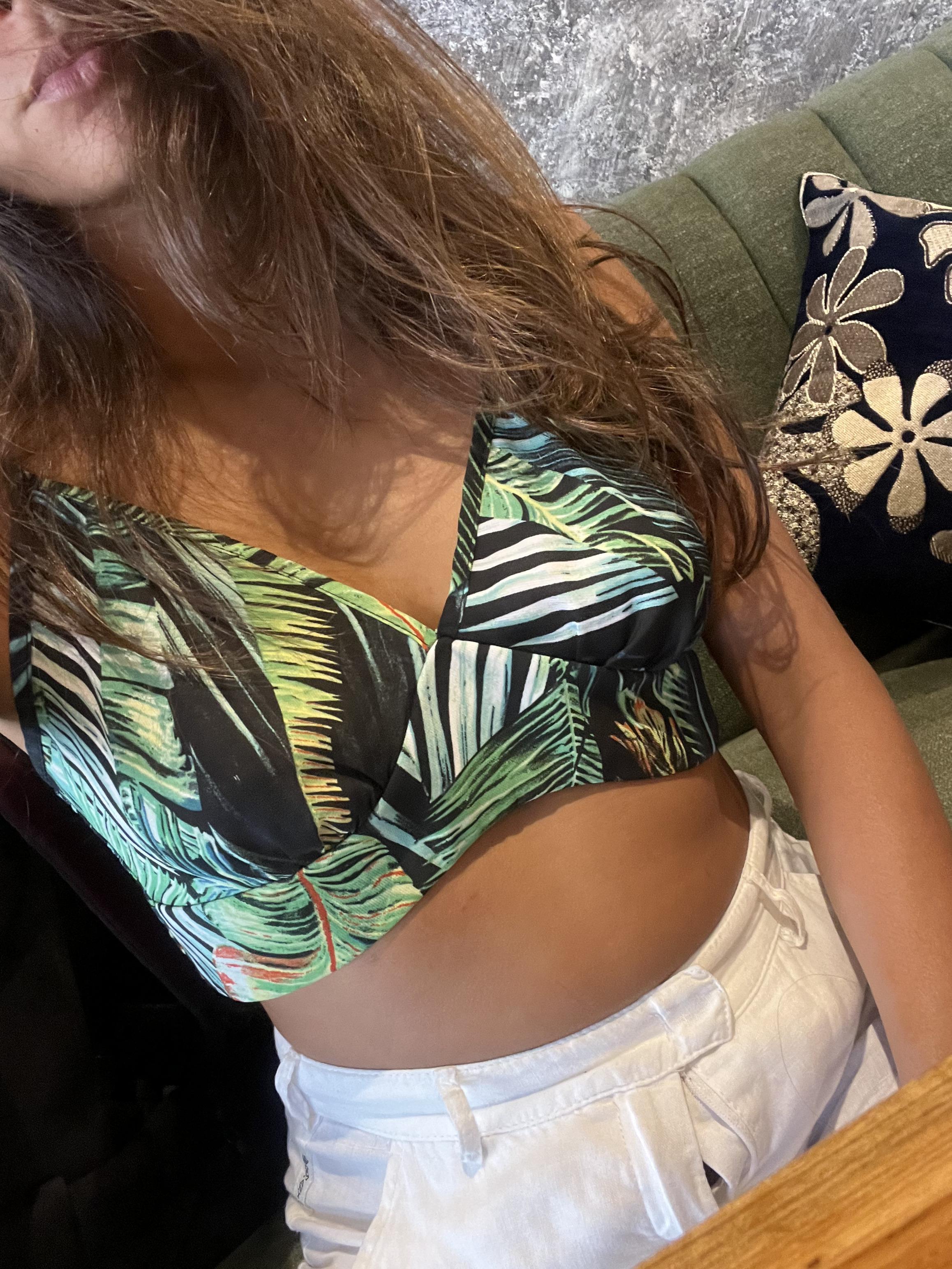 The tropical feeling flows in me... | Scrolller