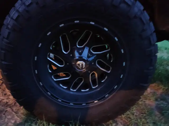 Any idea what wheels these are? I need a replacement. | Scrolller