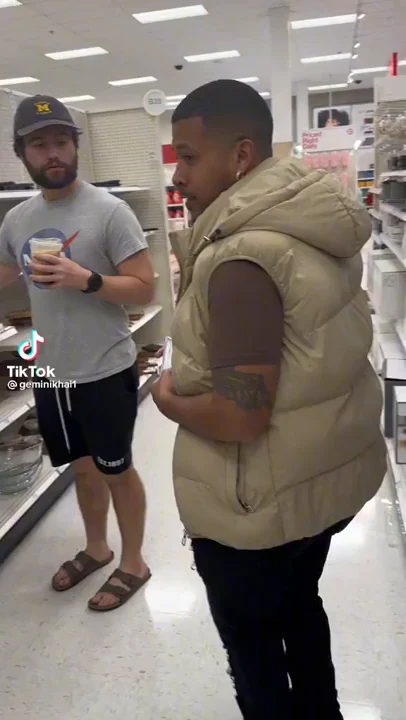 Impromptu Commercial | Scrolller