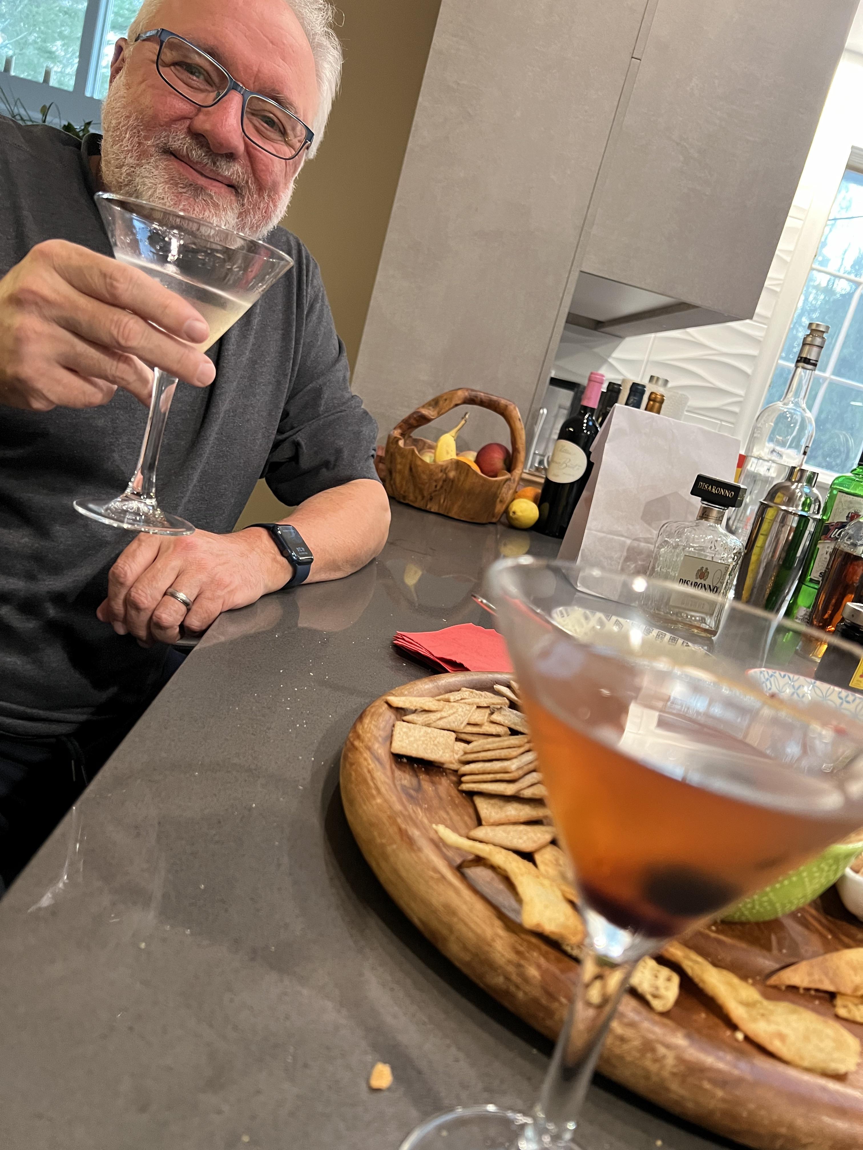 Dry Rye Manhattan | Scrolller