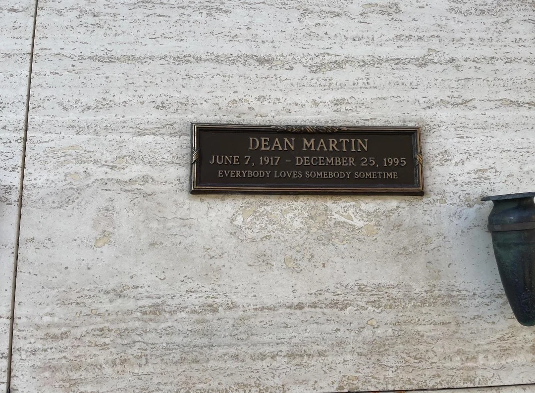 Everybody falls in love somehow… | Scrolller