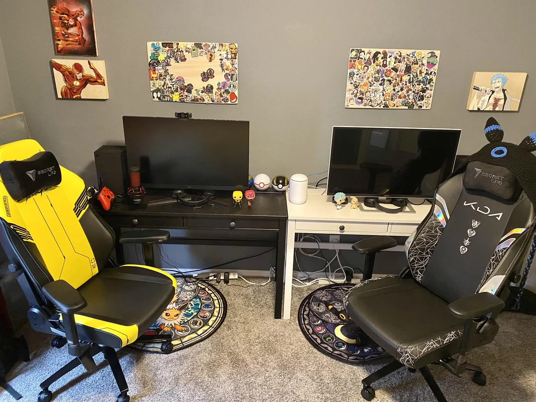 Dual Setup with Secretlab Chairs for Warranty | Scrolller