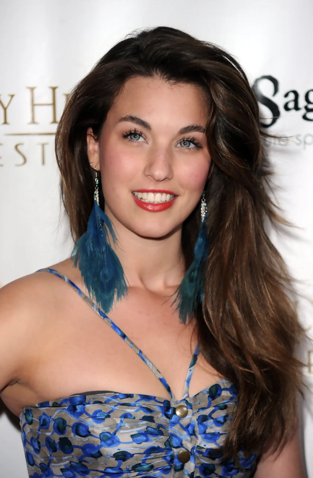 Rainey Qualley | Scrolller