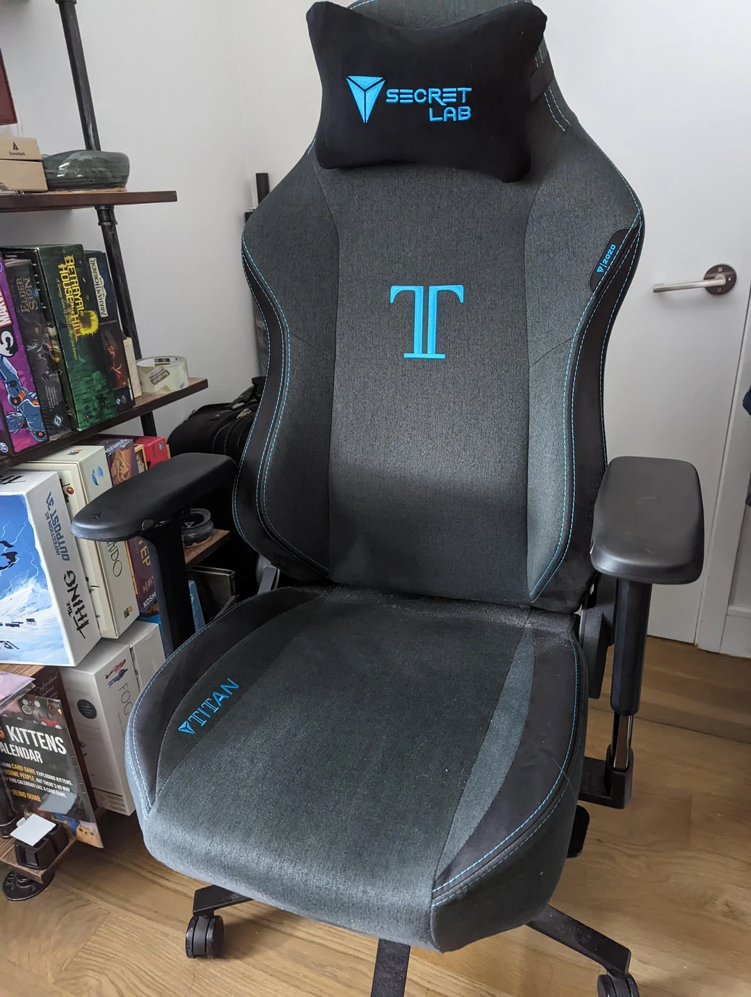 Enjoying my secretlab Titan | Scrolller
