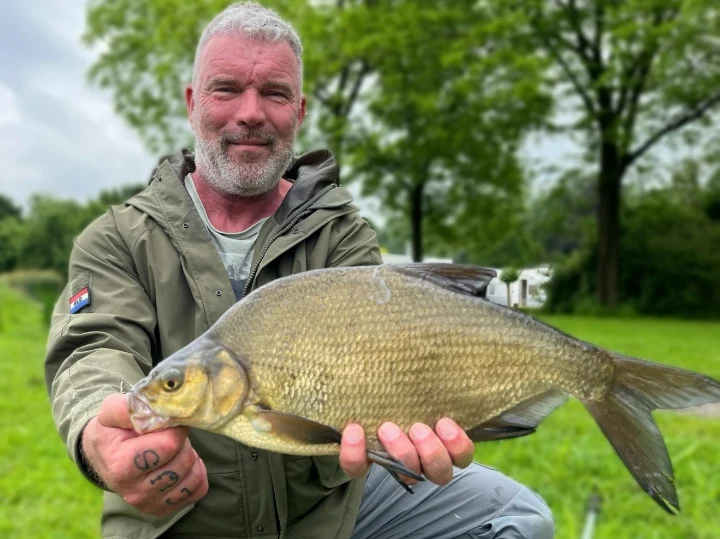 Hooked on my 15mm carp bait. | Scrolller