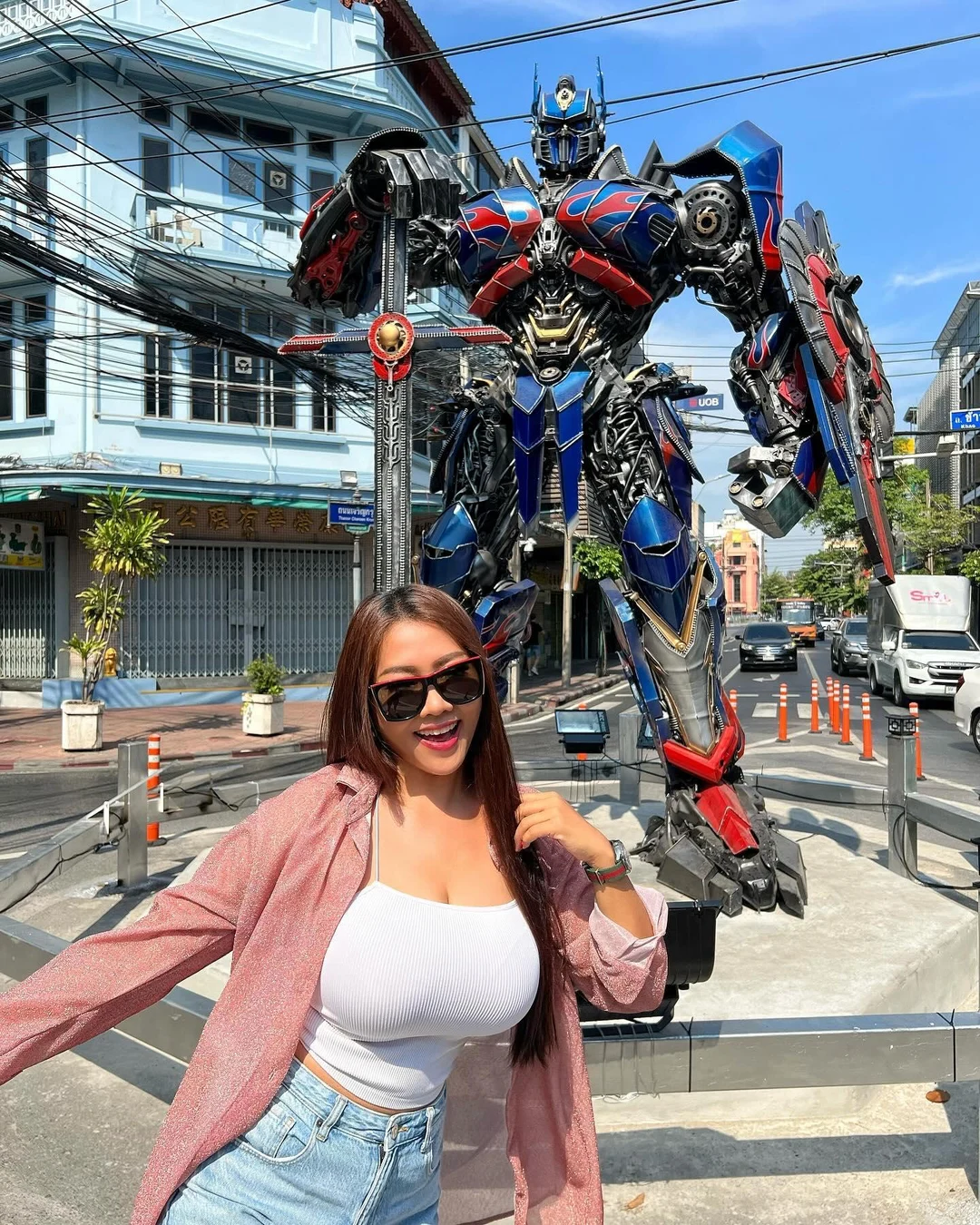 optimus prime (and some lady) | Scrolller