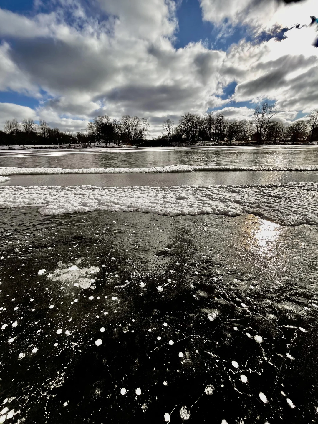 Frozen lagoon | Scrolller