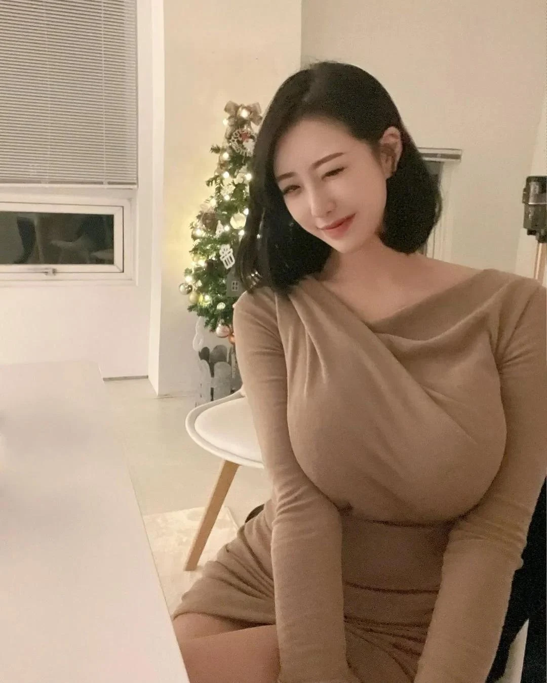 wink wink | Scrolller