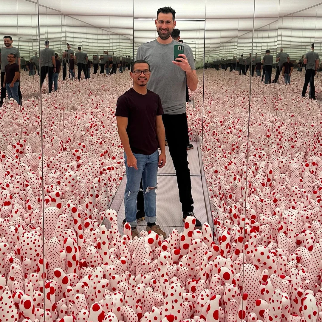 Wow! Now this is an extreme height difference for a gay couple! | Scrolller